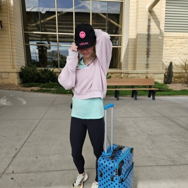 6 ways to speak up for animals while traveling | peta2